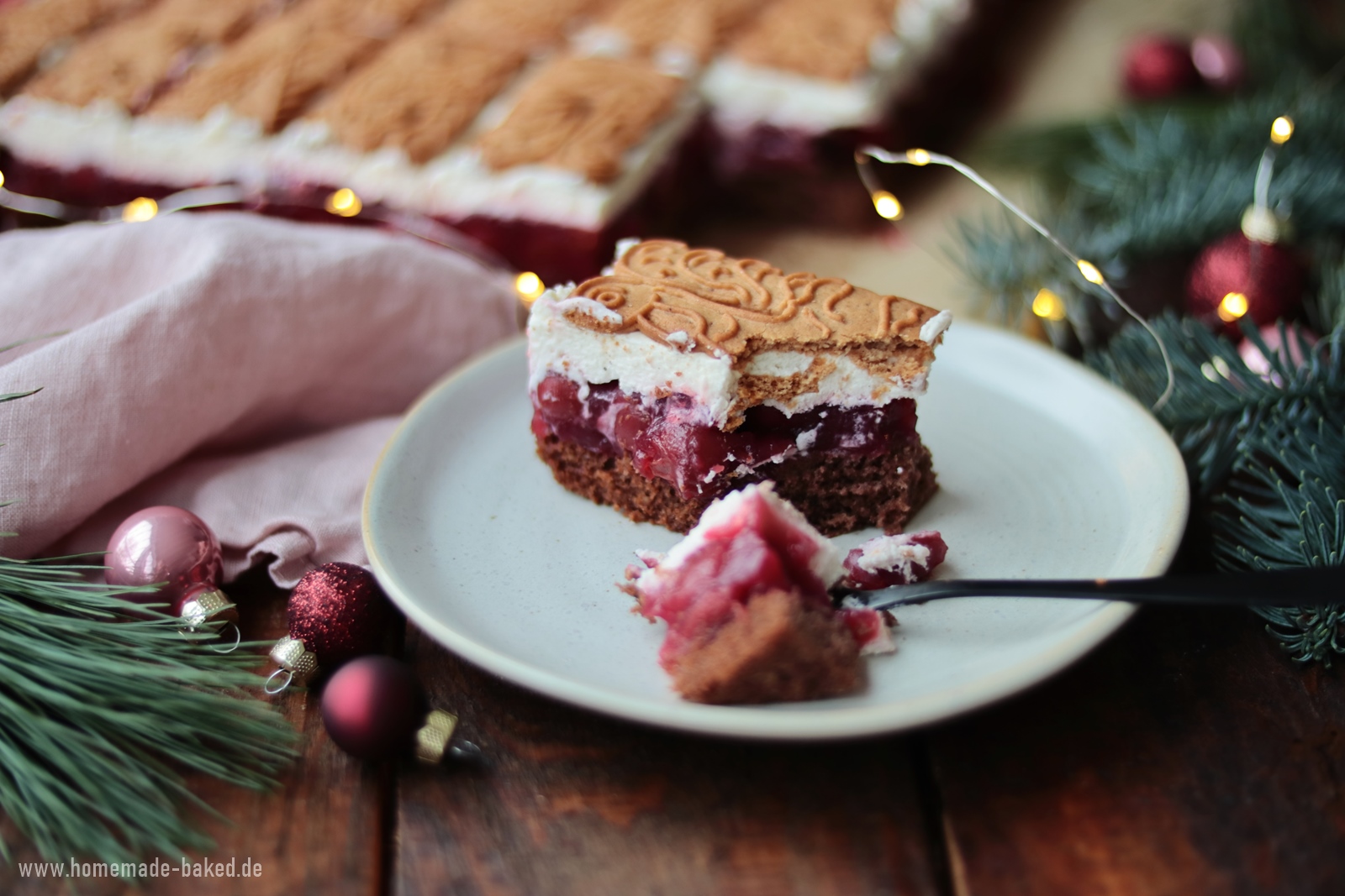 Spekulatius Kirsch Schnitten: Ein weihnachtlicher Blechkuchen