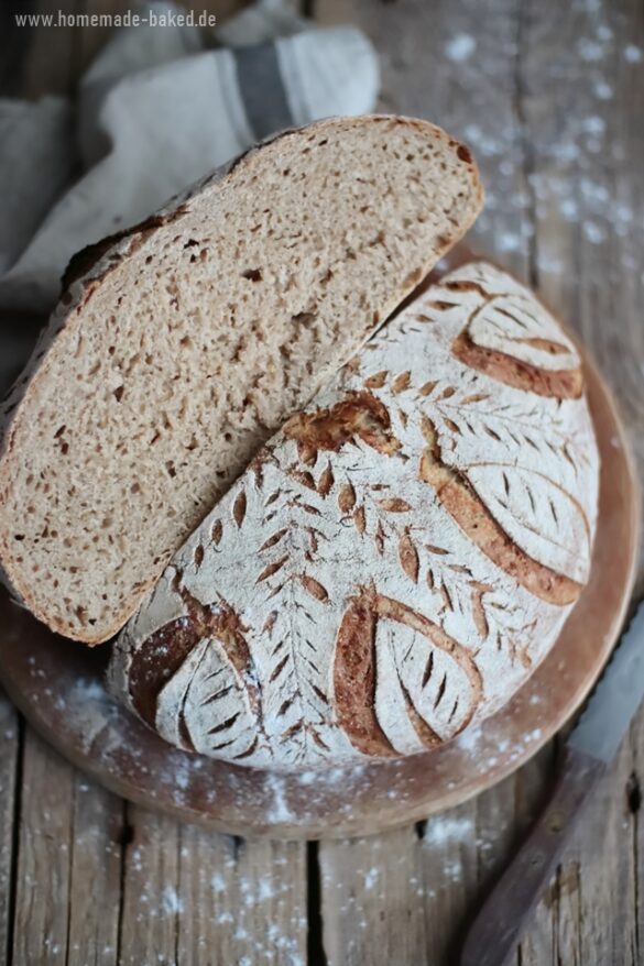 Reines Sauerteigbrot mit Haferflocken: Einfaches Sauerteigbrot ohne Hefe